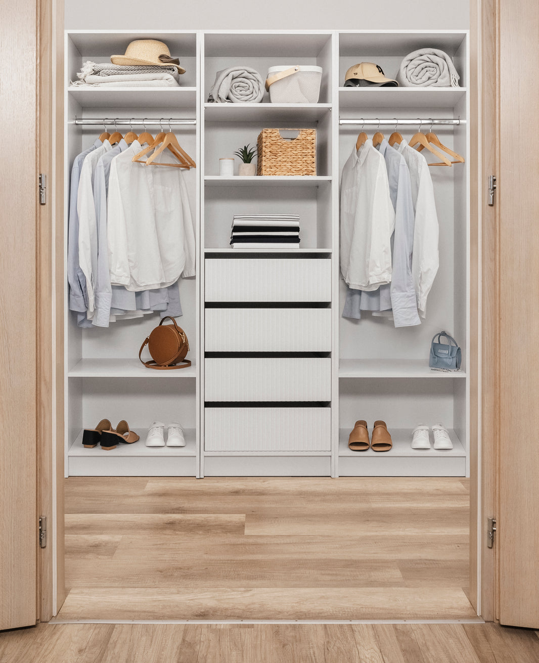 Walk In Modules – European Cabinetry
